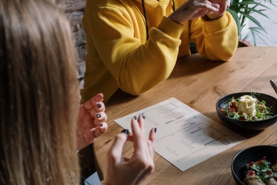 Benefits of American Sign Language Classes in the Workplace